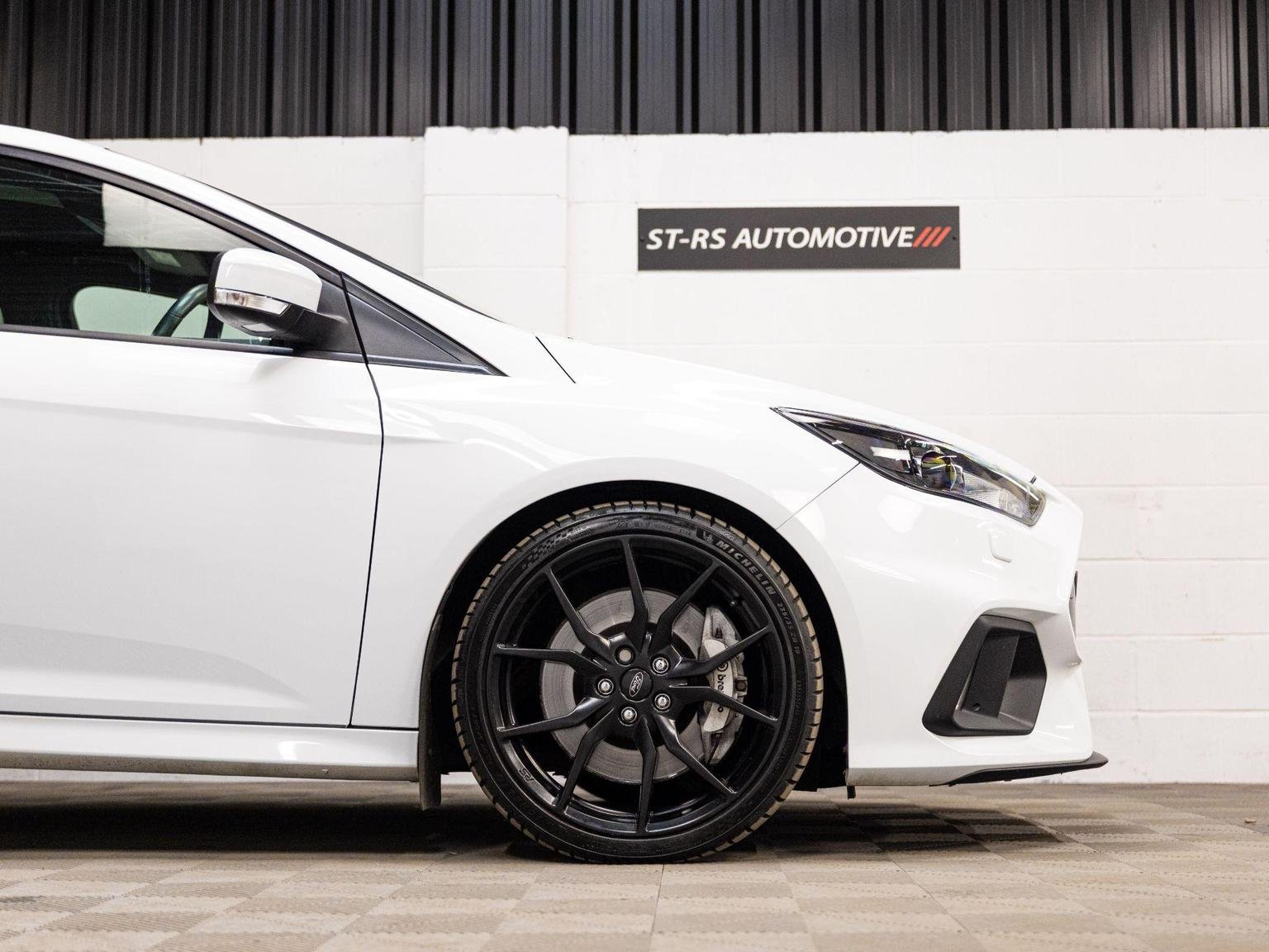 SOLD - Used FORD FOCUS 2017 White in York, Yorkshire | ST-RS Automotive
